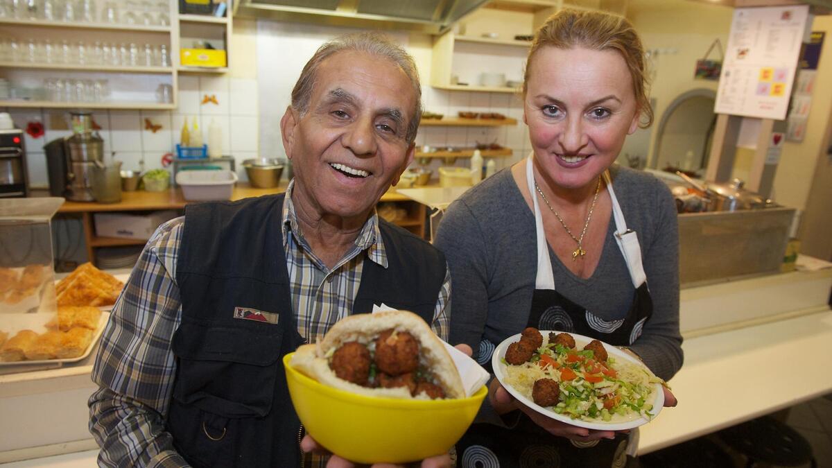Beni Barnatan (88) overleden, de man die met zijn horecazaak Antwerpen ...