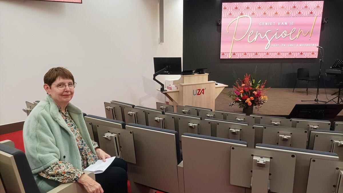 UZA-collega’s zwaaien prof Greta Moorkens uit: “Je bent een wandelende ...