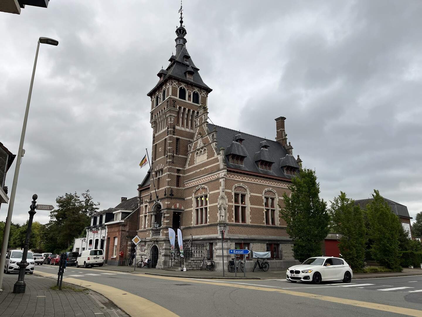 Overrompelende belangstelling voor heropening oude raadzaal door ...