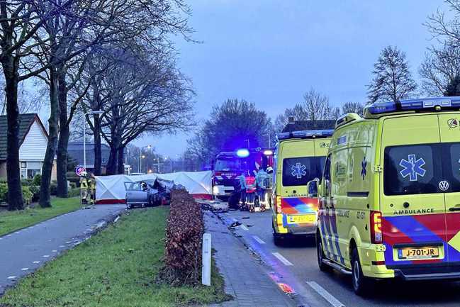 Drie mensen omgekomen door frontale botsing in Friesland | GVA