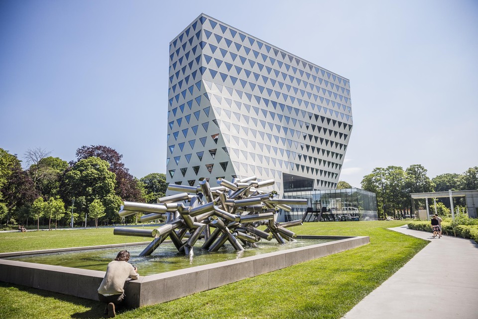 ‘Droge Fontein’ Pol Bury komt na tien jaar weer tot leven, op royale ...