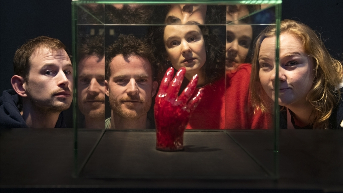 Joke Emmers en Evelien Bosmans stellen nieuw theatergezelschap voor | GVA