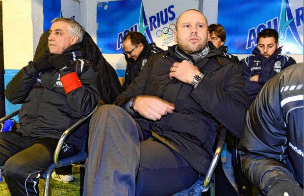 Bob Peeters slaat assistent Manu Ferrera buiten westen | GVA