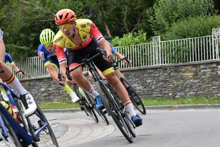 Gilles Dockx wint in Tongeren voor de eerste keer in zijn provinciale ...