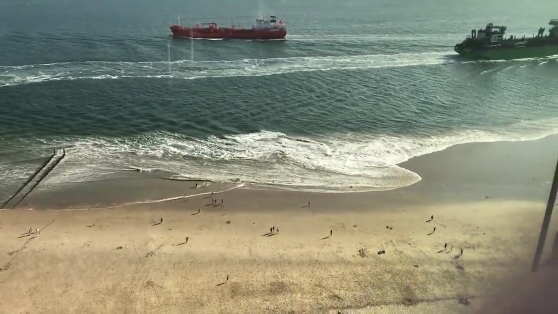 Deme start intern onderzoek nadat schip vloedgolf veroorzaakt op strand ...