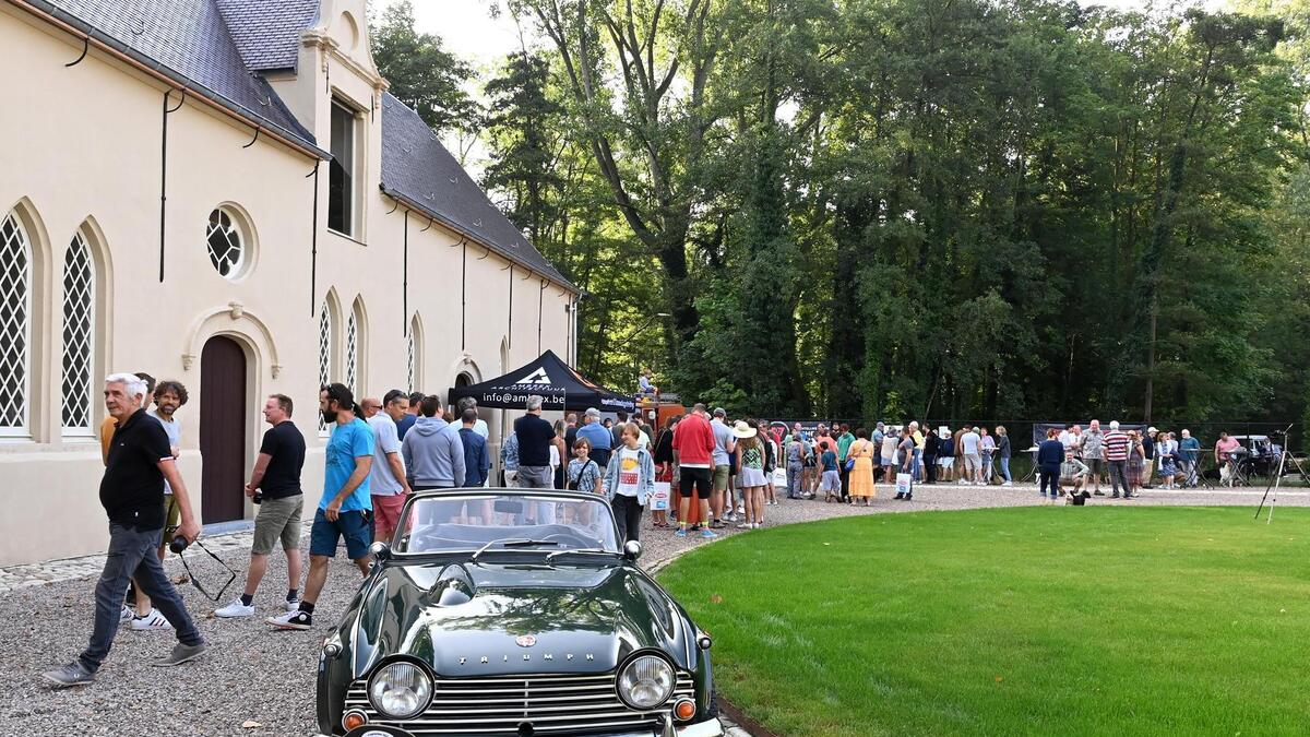 Blitz Oldtimerraly kent topeditie met start onder Vlemincktoren ...