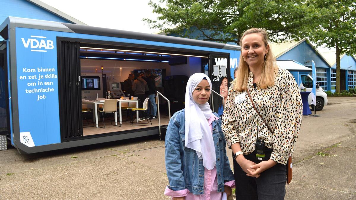 Eerste jobdag in opvangcentrum Fedasil Broechem: “Asielzoekers mogen na ...