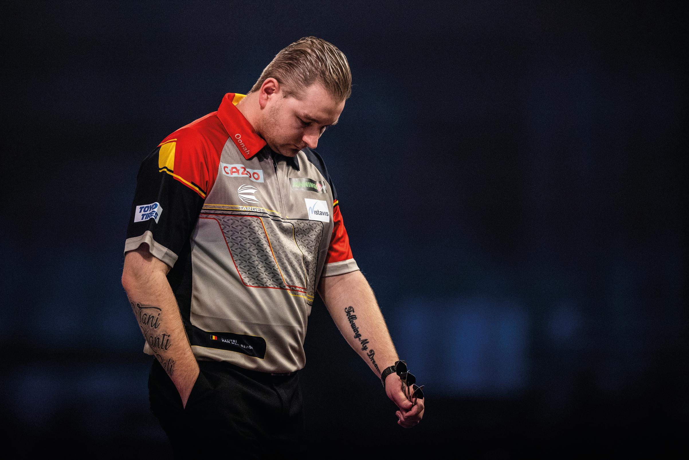 Dimitri Van den Bergh vecht als een leeuw, maar moet na thriller ...