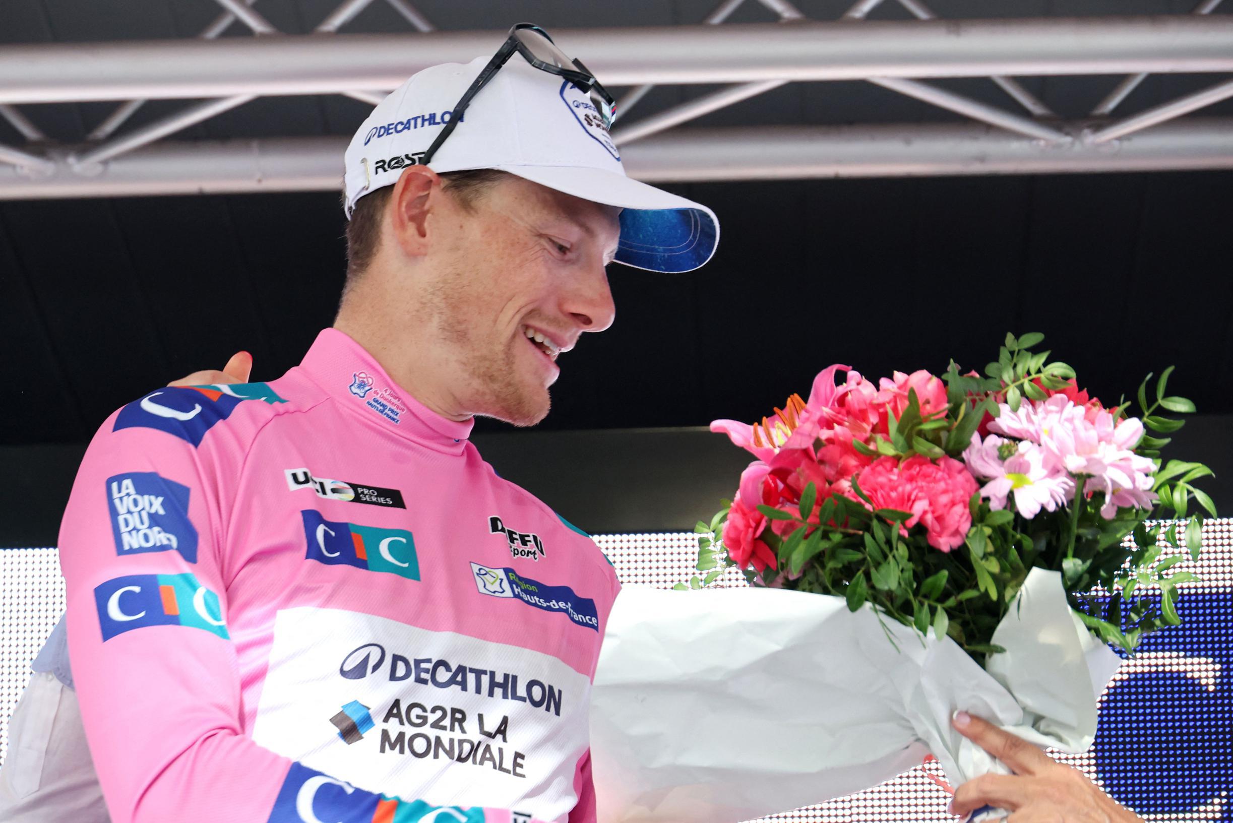 Sam Bennett wint opnieuw in Vierdaagse van Duinkerke en verstevigt zijn ...