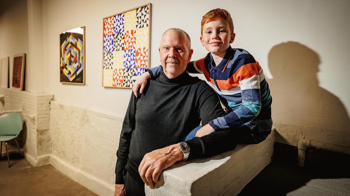 Marc Albert (74) herontdekt passie voor schilderen tijdens strijd tegen ...