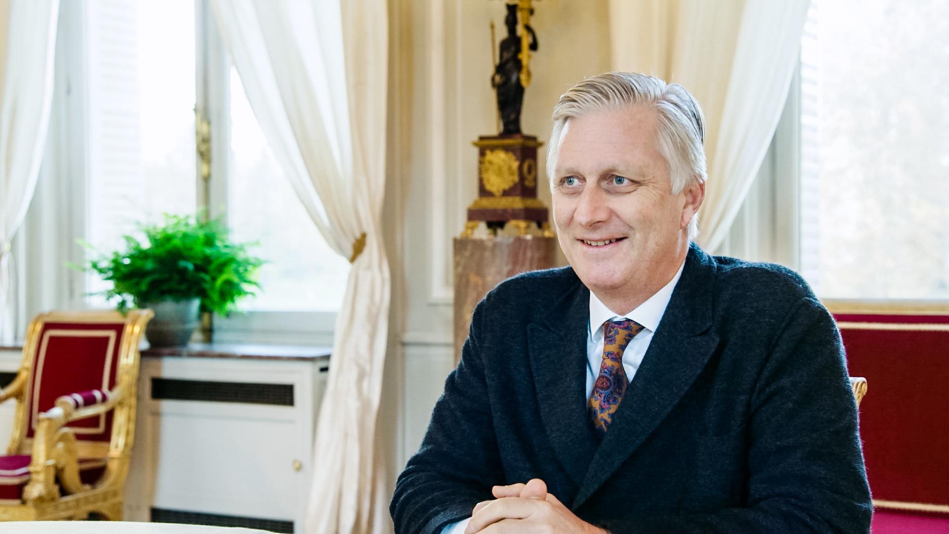 Koning Filip is in gesprek met jongeren openhartig over zijn moeilijke ...