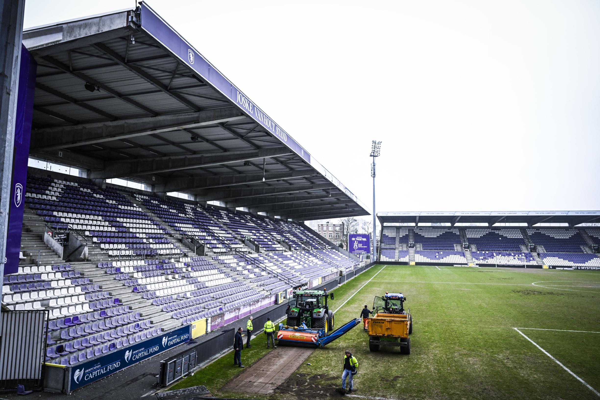 VIDEO. Op naar een betere grasmat: Beerschot start met de werken voor ...