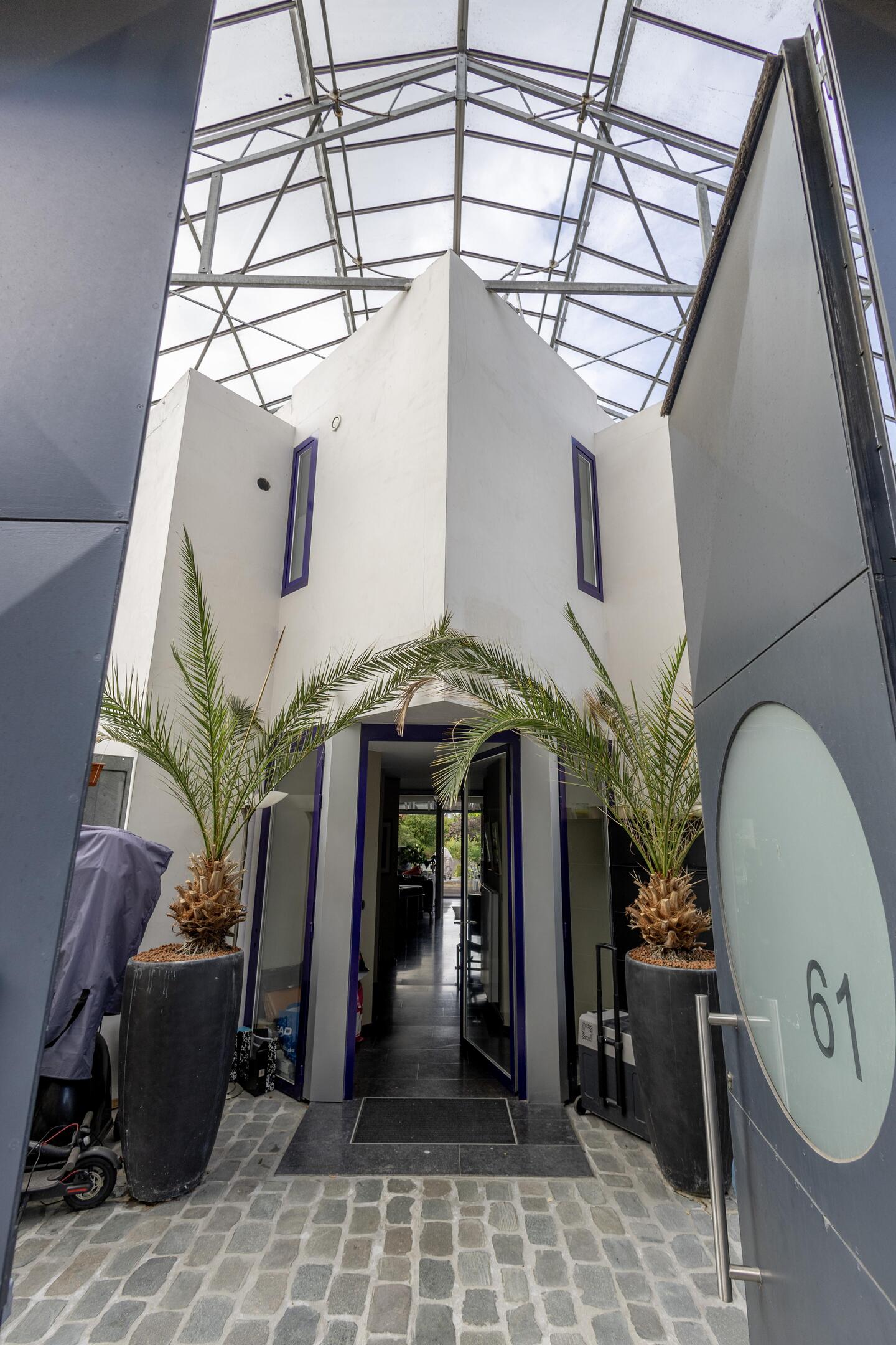 Voor liefhebbers van uitzonderlijk vastgoed: unieke serrewoning in ...