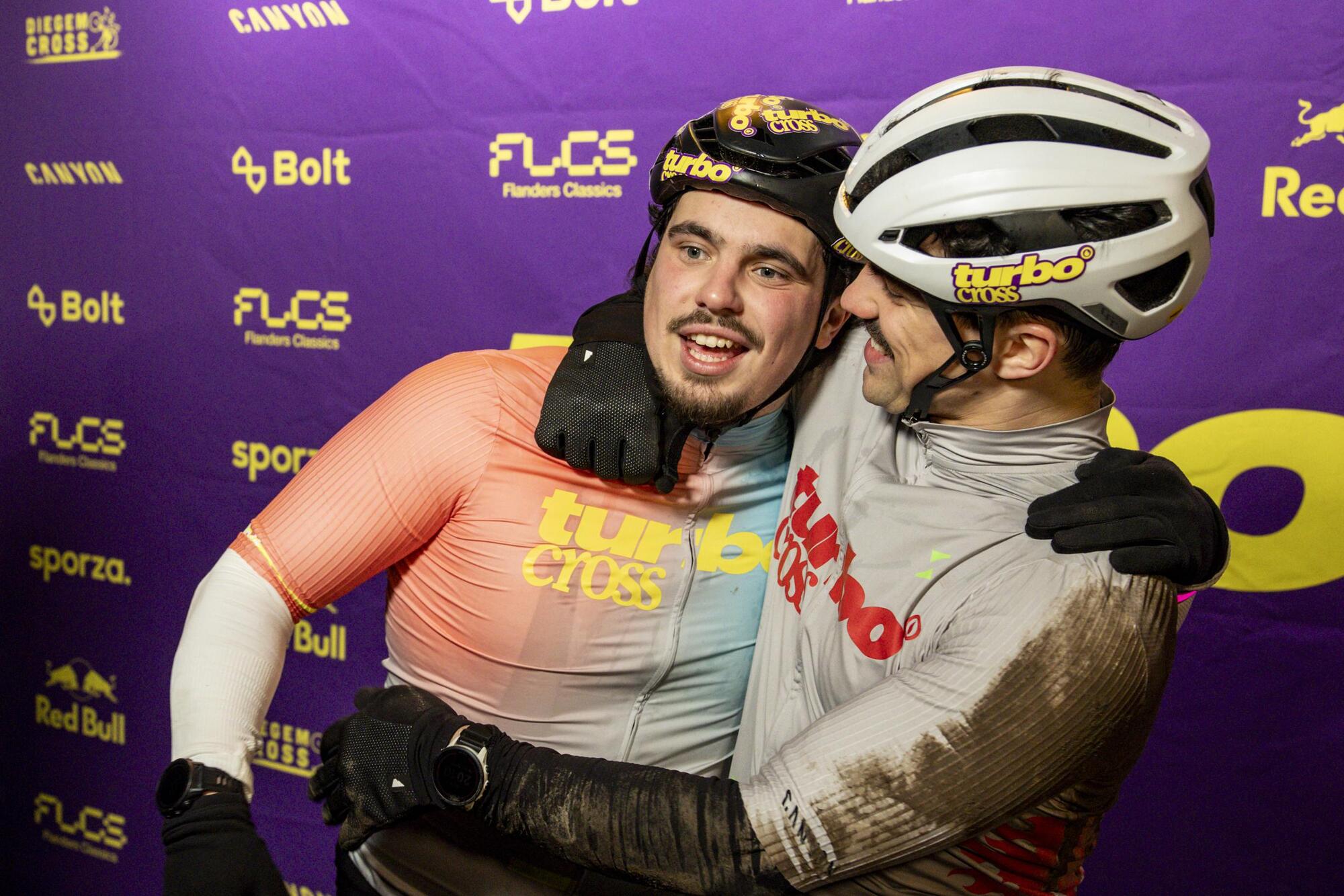 Average Rob (32), youtuber, dj en sinds kort ook papa: “Sinds Theo in ...