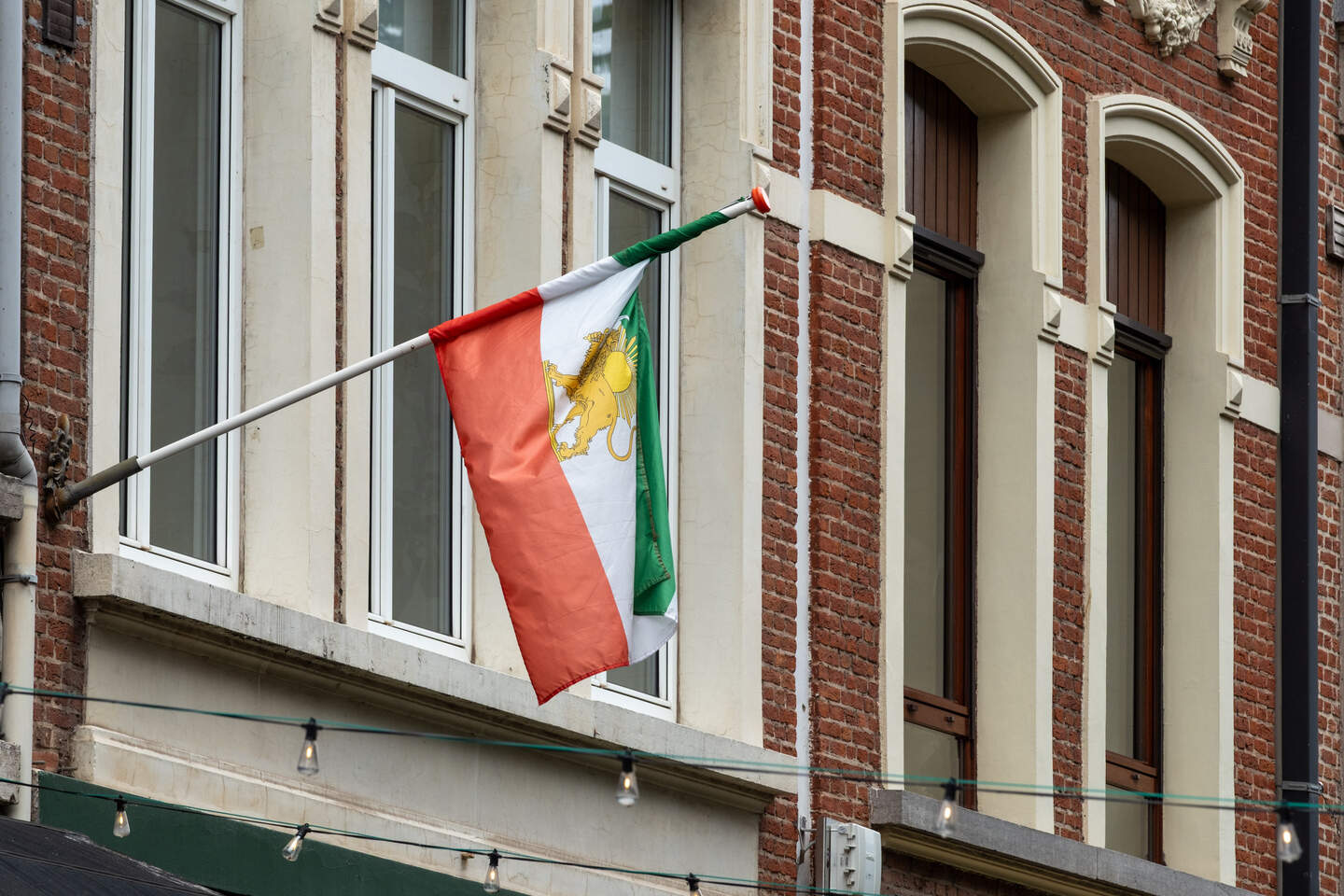 Geen België-Iran voor Iraanse uitbaters van wijnbar in Antwerpen: “Deze ...