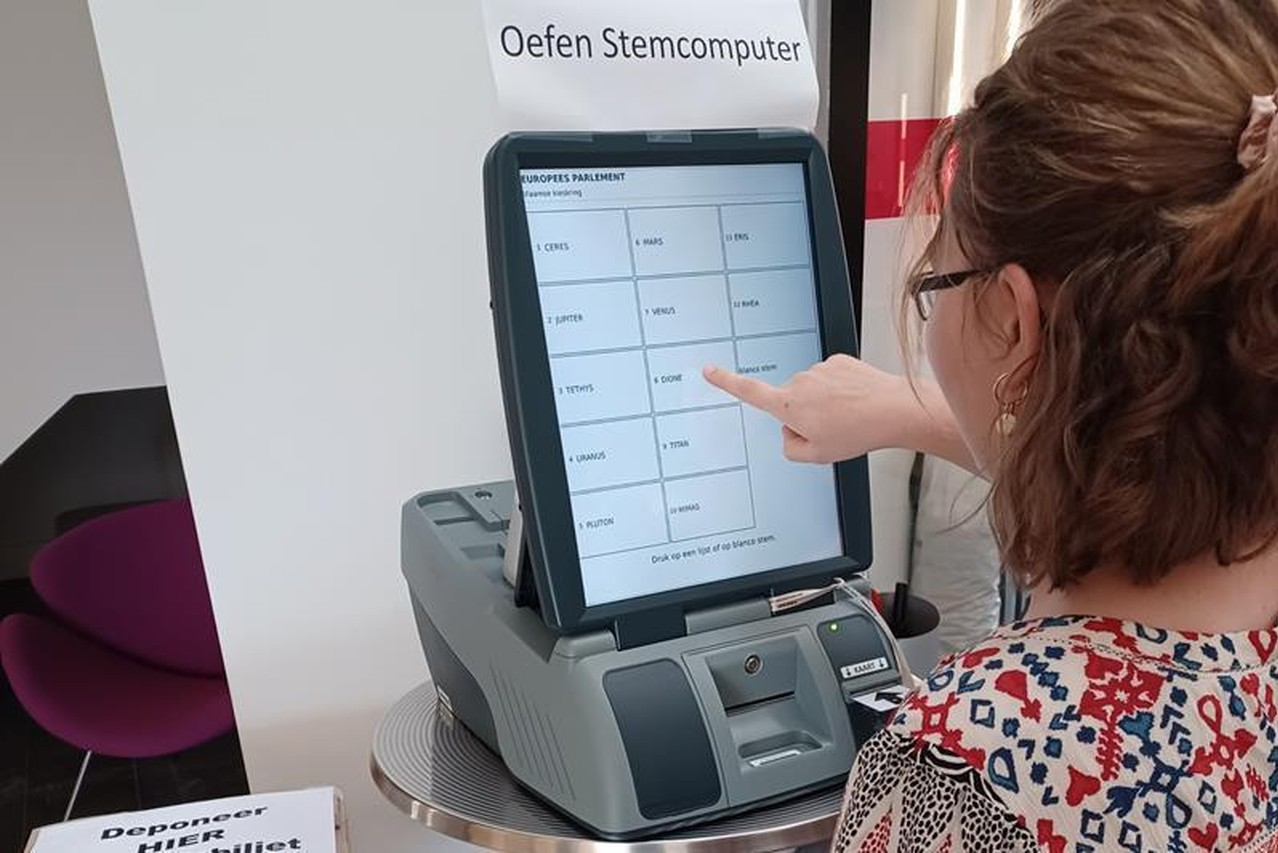 Hoe (on)veilig is elektronisch stemmen nu eigenlijk? “Verkiezingen ...