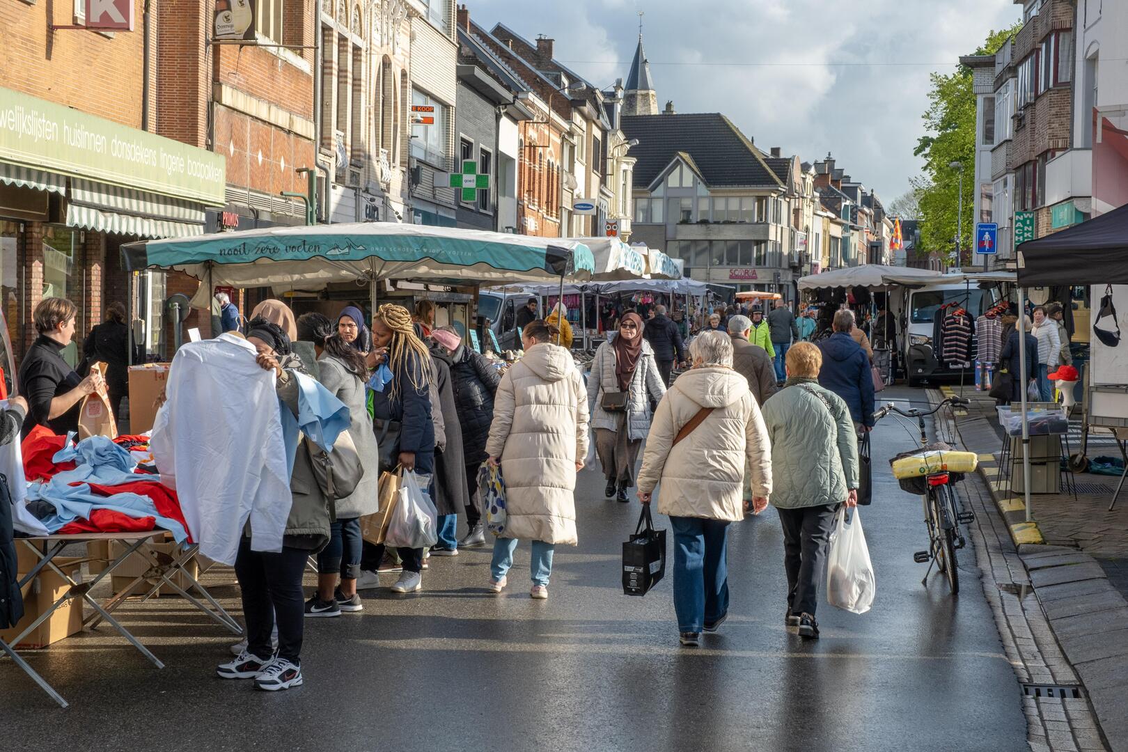 Mei draait om mama’s in Willebroek: lokale handelaars organiseren ...