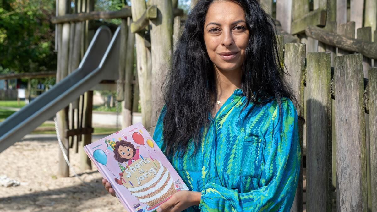Duizendpoot Zelfa Mahdloum brengt eerste kinderboek uit: “Ik zag weinig ...