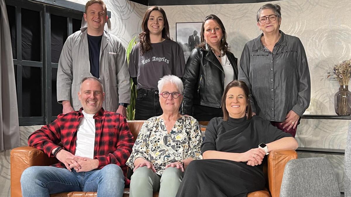 Toneelgroep Vieronto zorgt voor politieke humor met ‘Lijst Lemmens ...