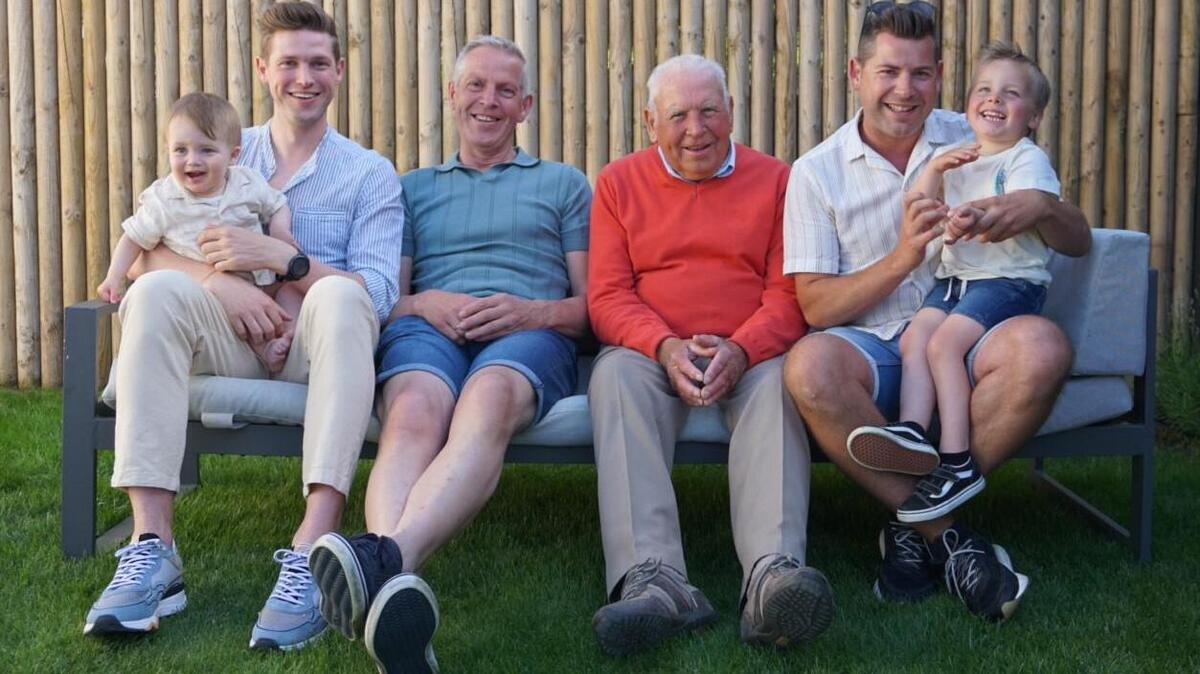 Sportmannen van Van Gompel realiseren dubbel en echt viergeslacht | GVA