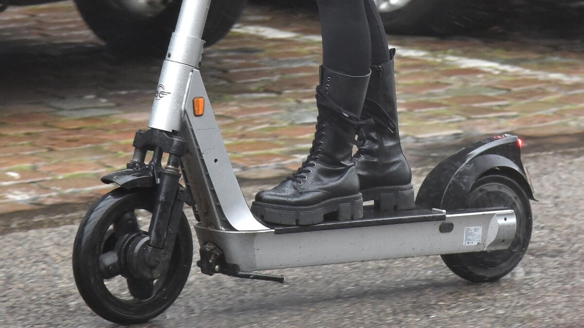 Antwerpse politie nam al 90 elektrische steps in beslag, waarvan één ...