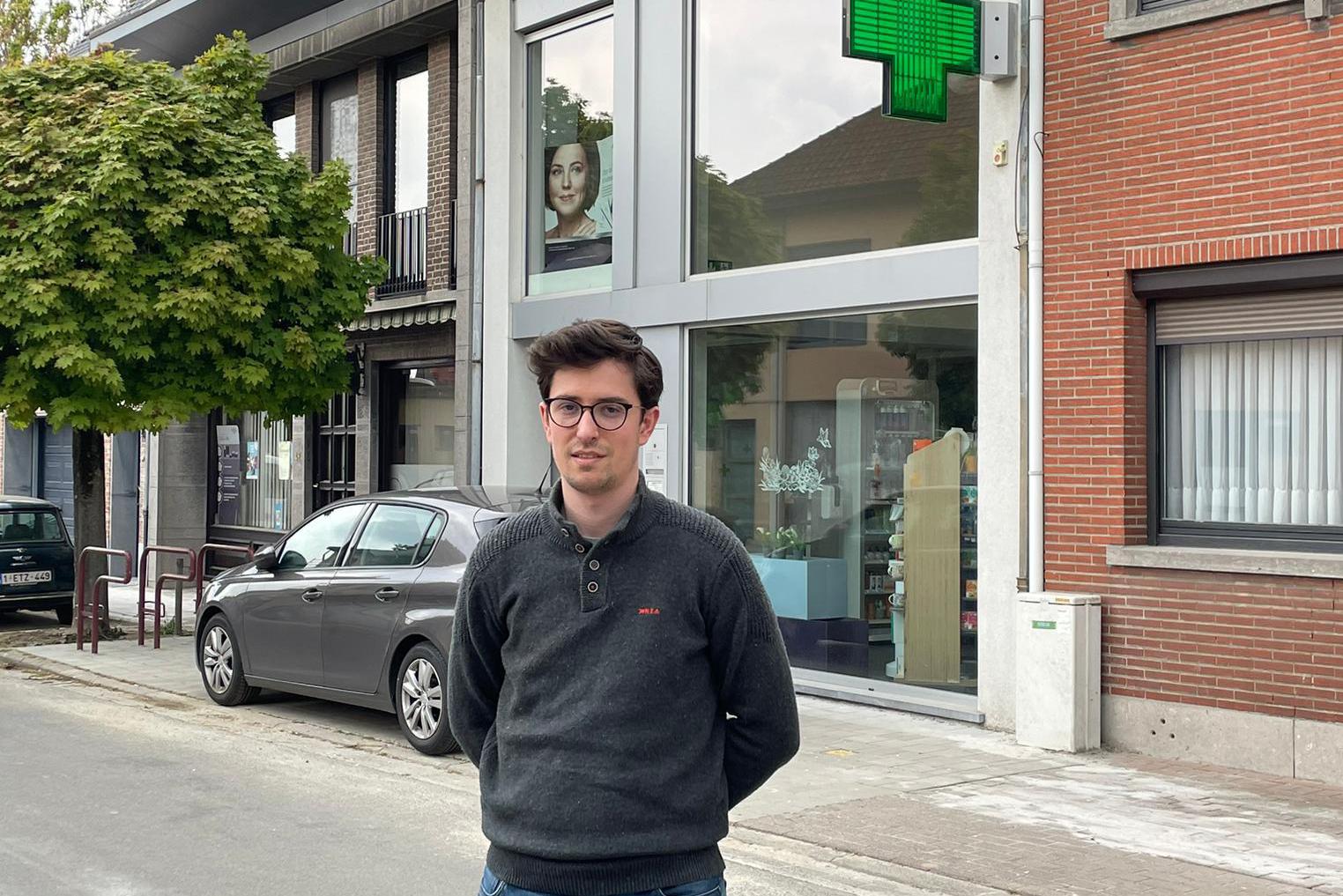 Ward (26) reanimeert 3-jarige kleuter die bijna verdronk in zwembad ...