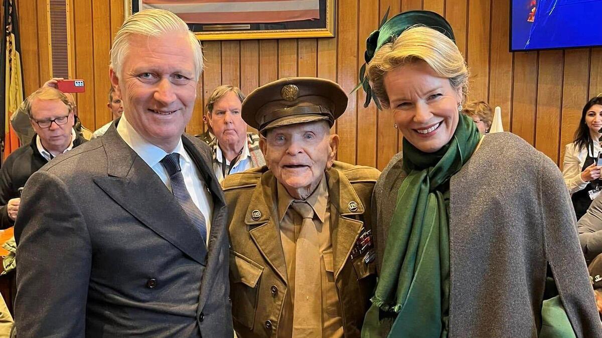 Randy (27) haalt Amerikaanse oorlogsveteraan Buck (100) voor de laatste ...