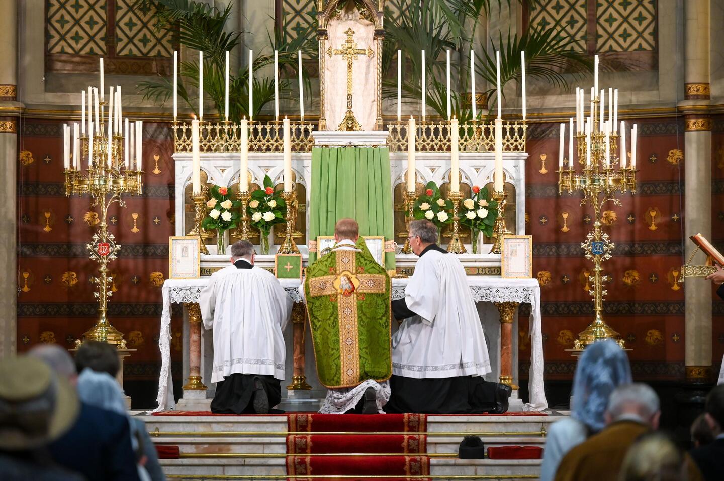 Strenggelovig priesterbroederschap Pius X in Antwerpen: zuiver in de ...