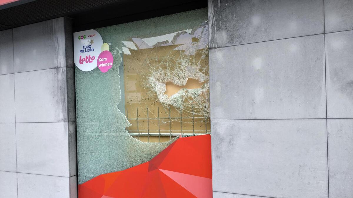 Twee jaar cel voor ramkraker Selexion XL: dader vernielt etalage met ...