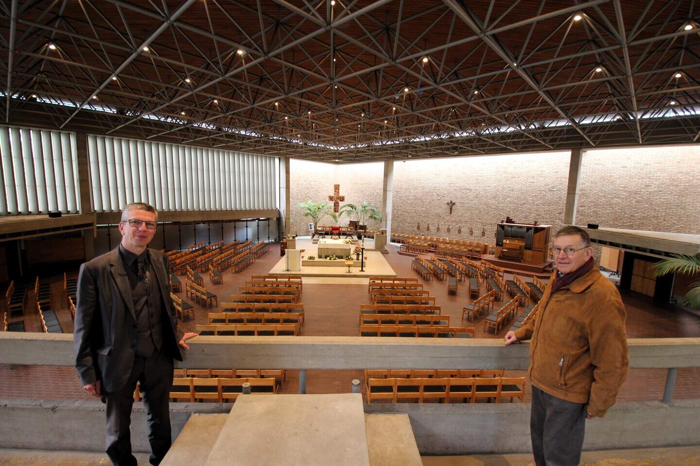 Tiktok-pastoor Tom Schellekens, bekend van zijn ‘Preek van de Week ...