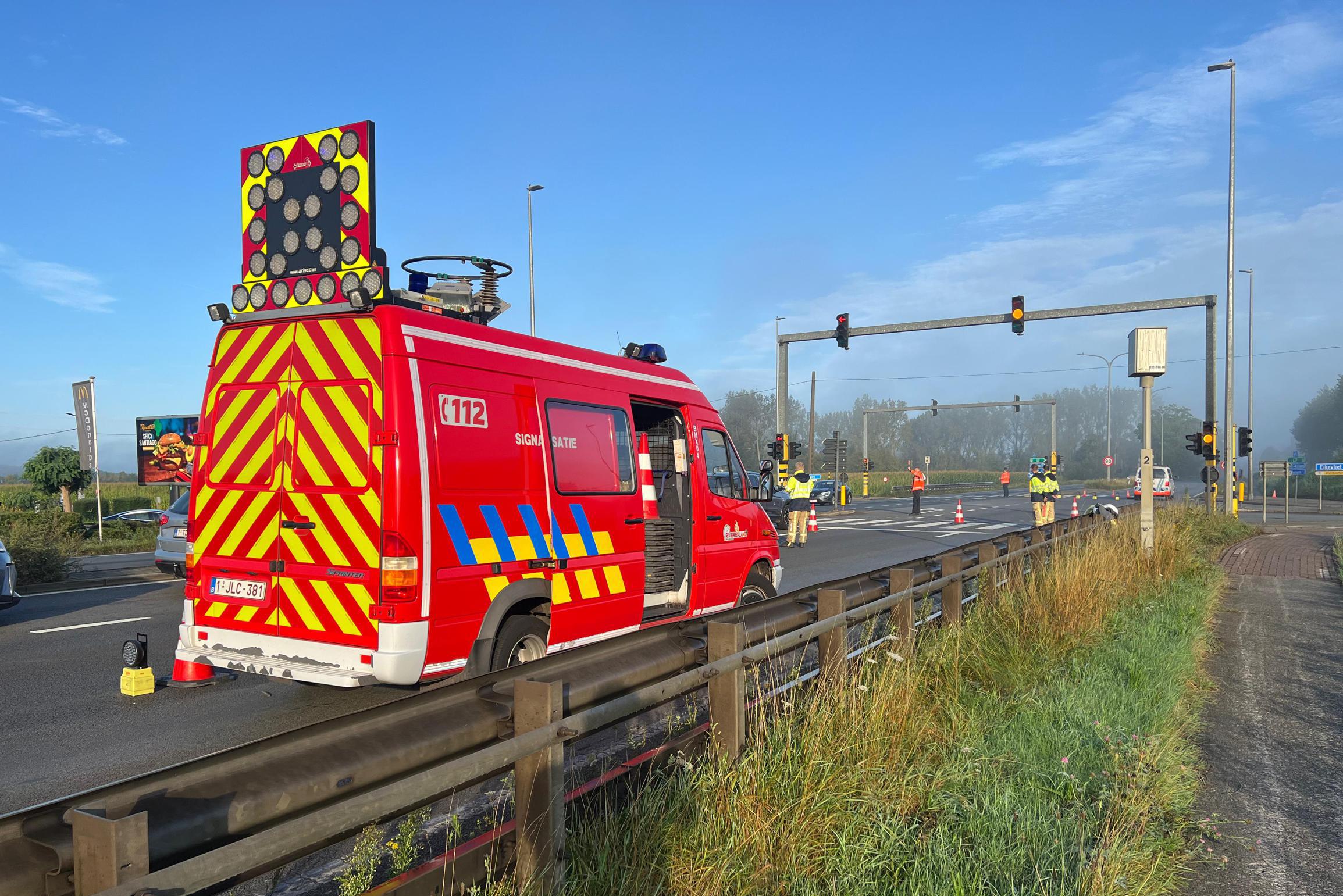 Twee jongeren lopen zware verwondingen op bij ongeval op N16 in Bornem ...