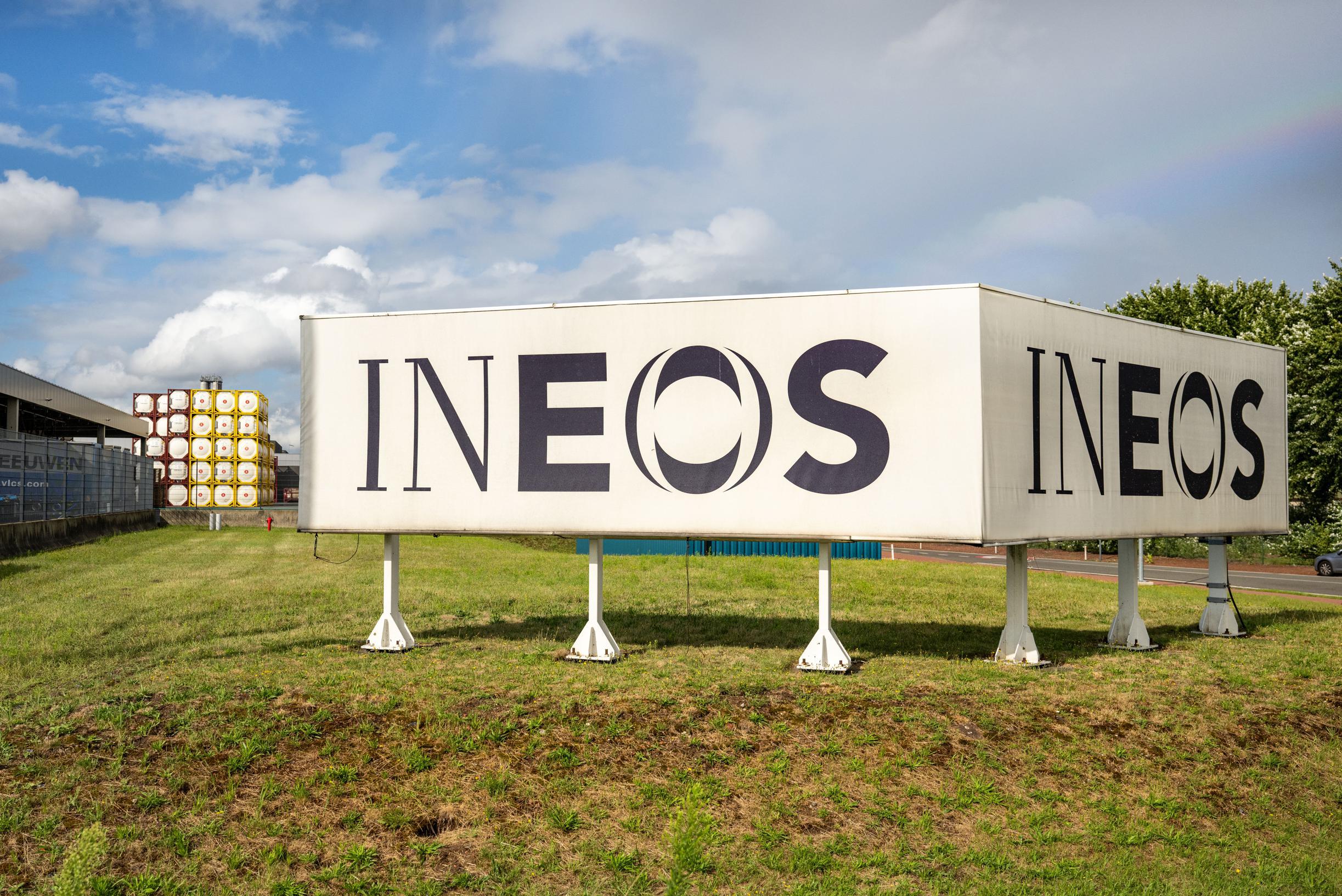 Chemiebedrijf Ineos kan eindeloos lang vergunningen blijven aanvragen ...