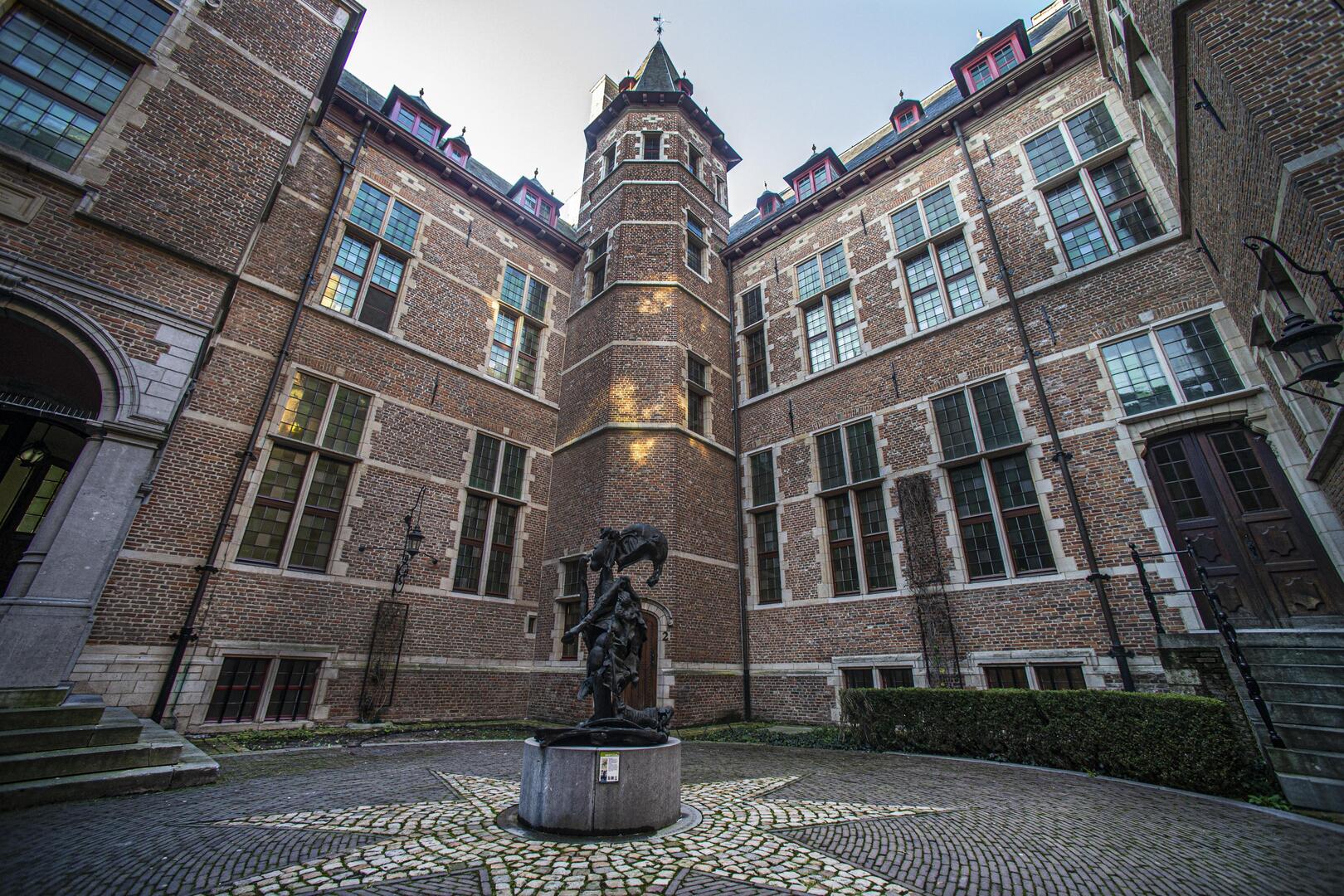 Advocaat Hans Rieder riskeert jaar cel voor belastingontduiking, maar ...