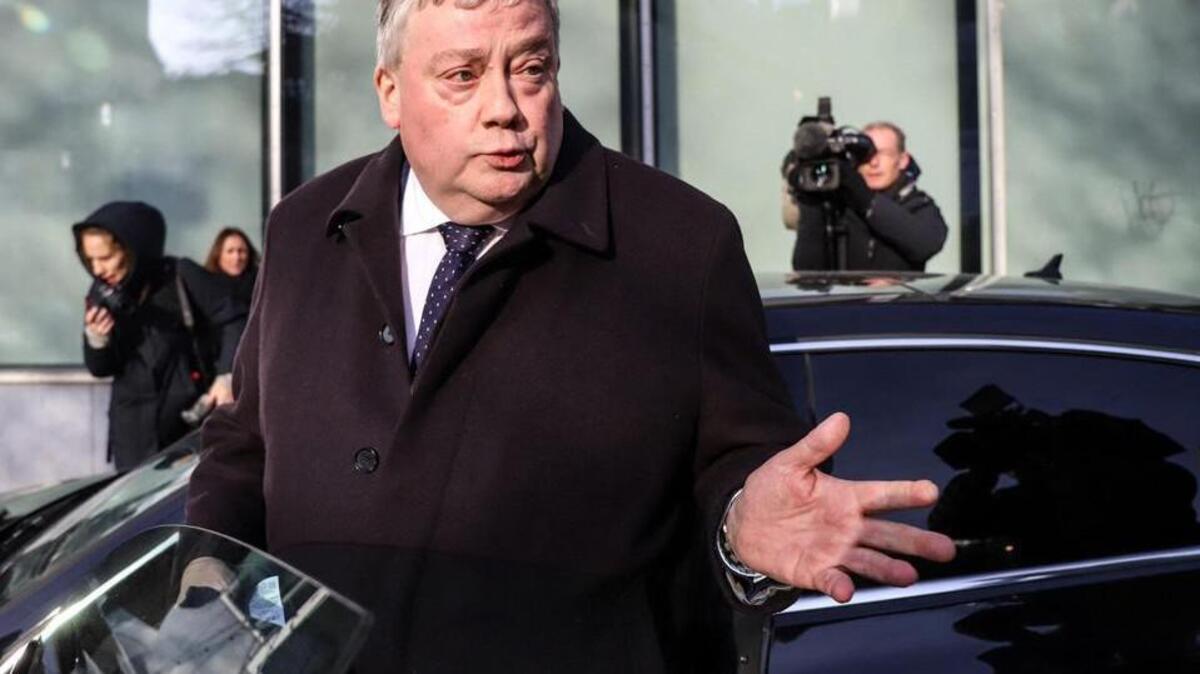 Hij kreeg 120.000 euro en vond het omstreden WK voetbal in Qatar plots ...