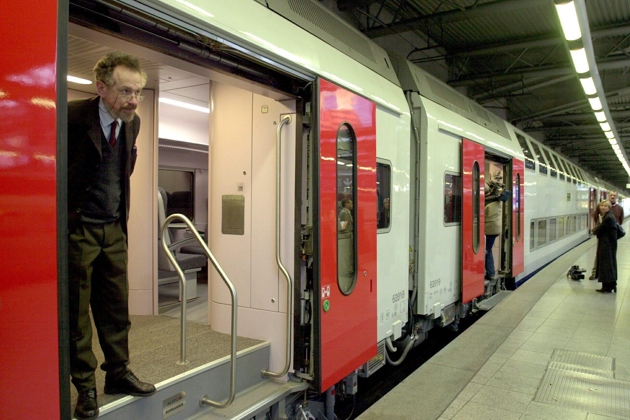 NMBS-dubbeldekstreinen krijgen 40-tal stopcontacten per rijtuig | GVA