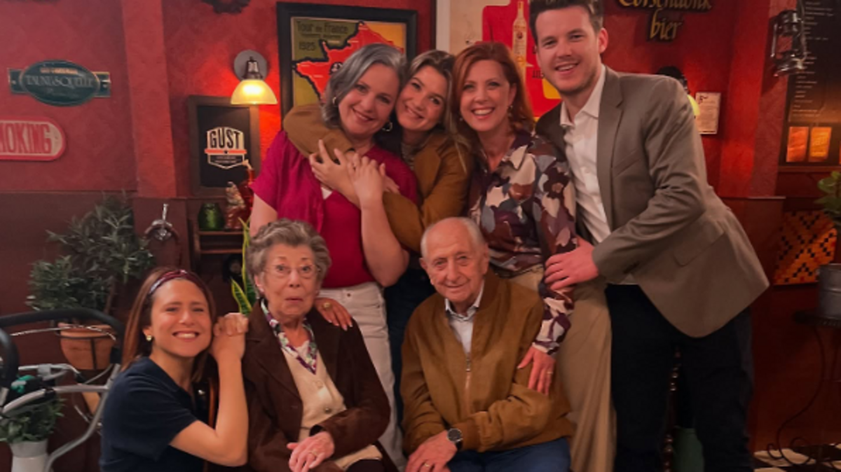 Annie Geeraerts (98) terug op de set van ‘Familie’ na verlies partner ...