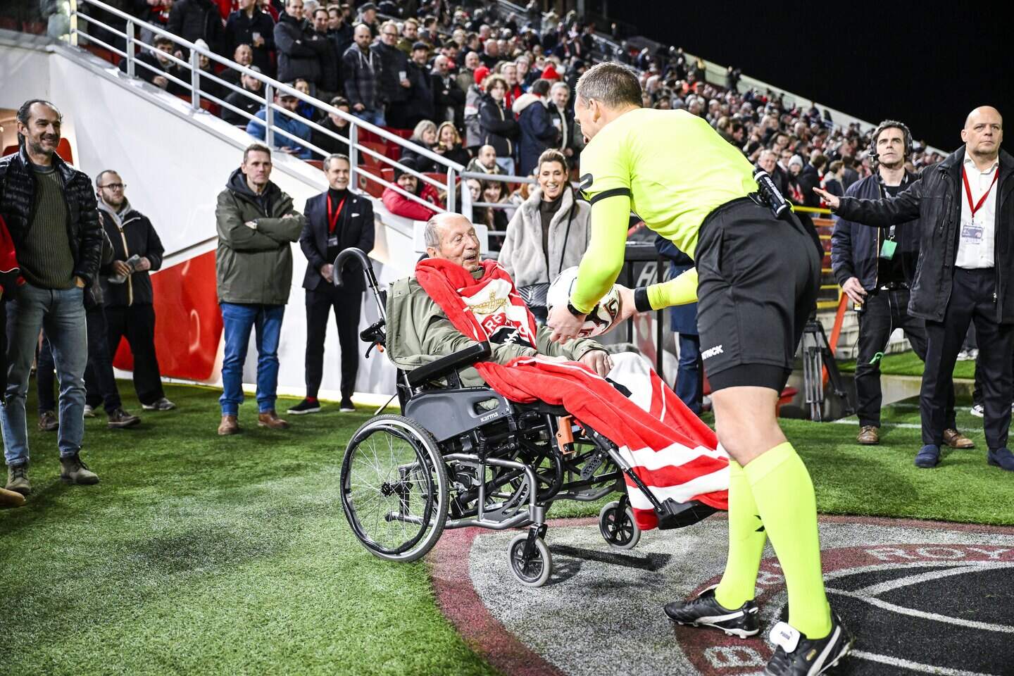 “Eén van de grootste iconen die Antwerp ooit gekend heeft”: ex-spelers ...