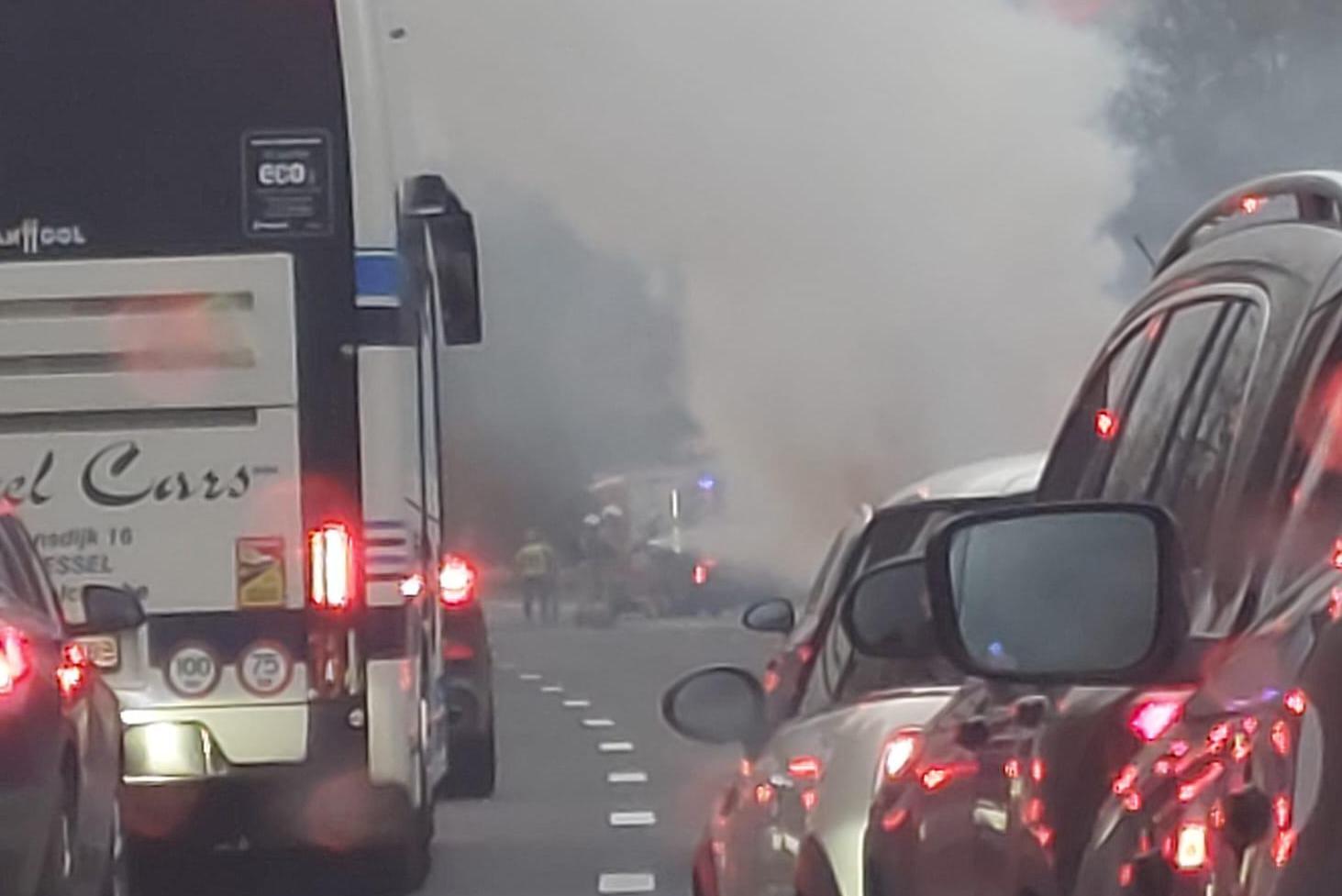 Voertuig vat vuur op E19 richting Brussel, weg intussen weer vrij ...