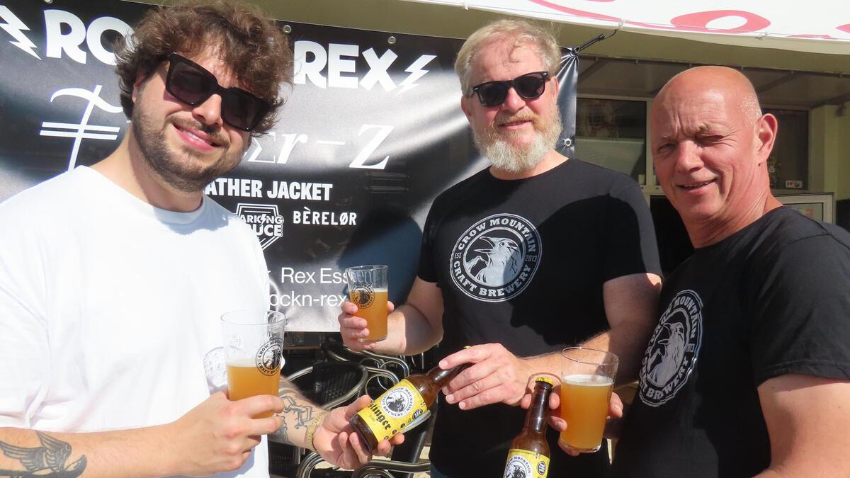 Rockband Black Leather Jacket presenteert op Rock ‘N Rex nieuw album én ...