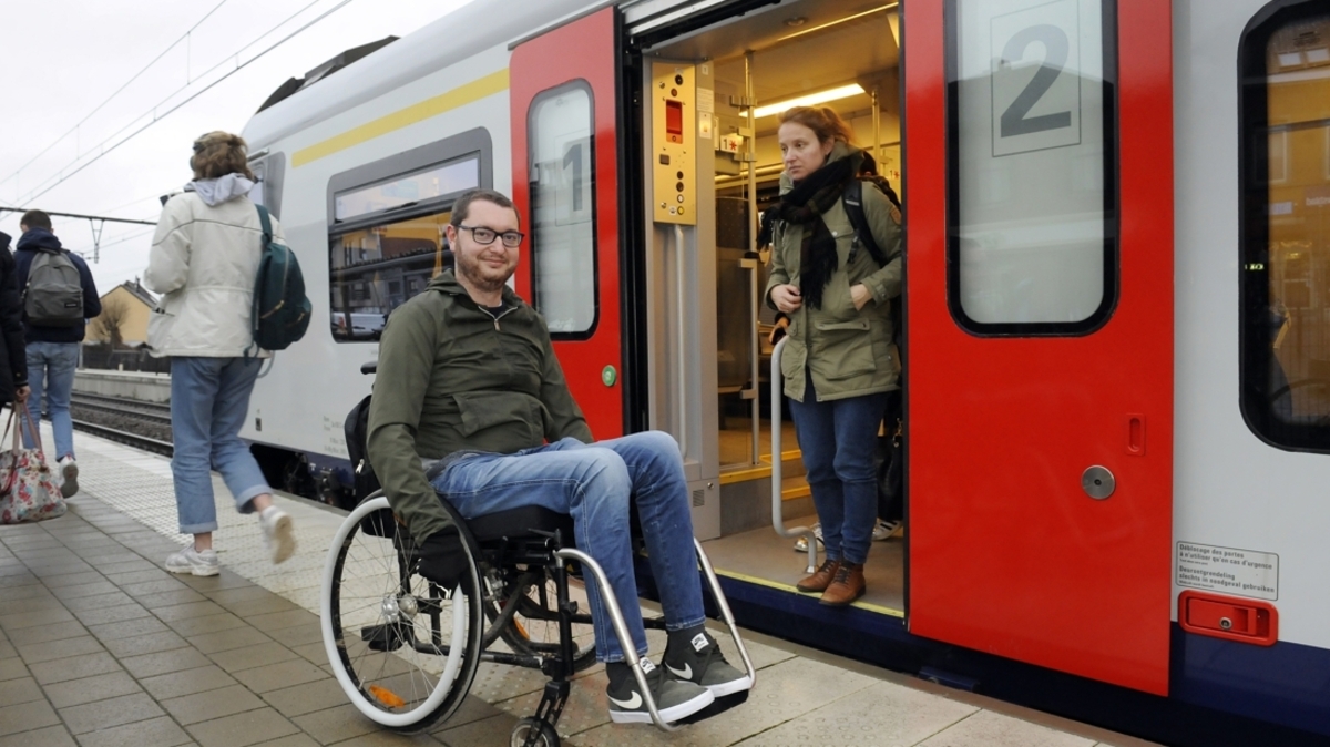 NMBS laat rolstoelgebruikers in de kou staan met nieuwe wagons ...