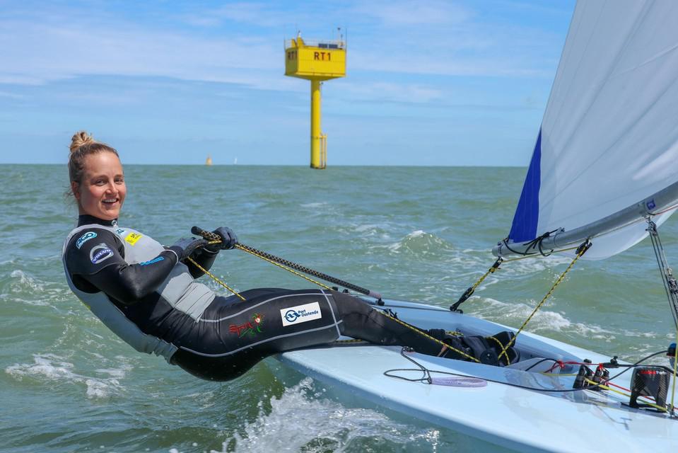 Zeilster Emma Plasschaert prikt datum voor trouw in Australië, papa kan ...