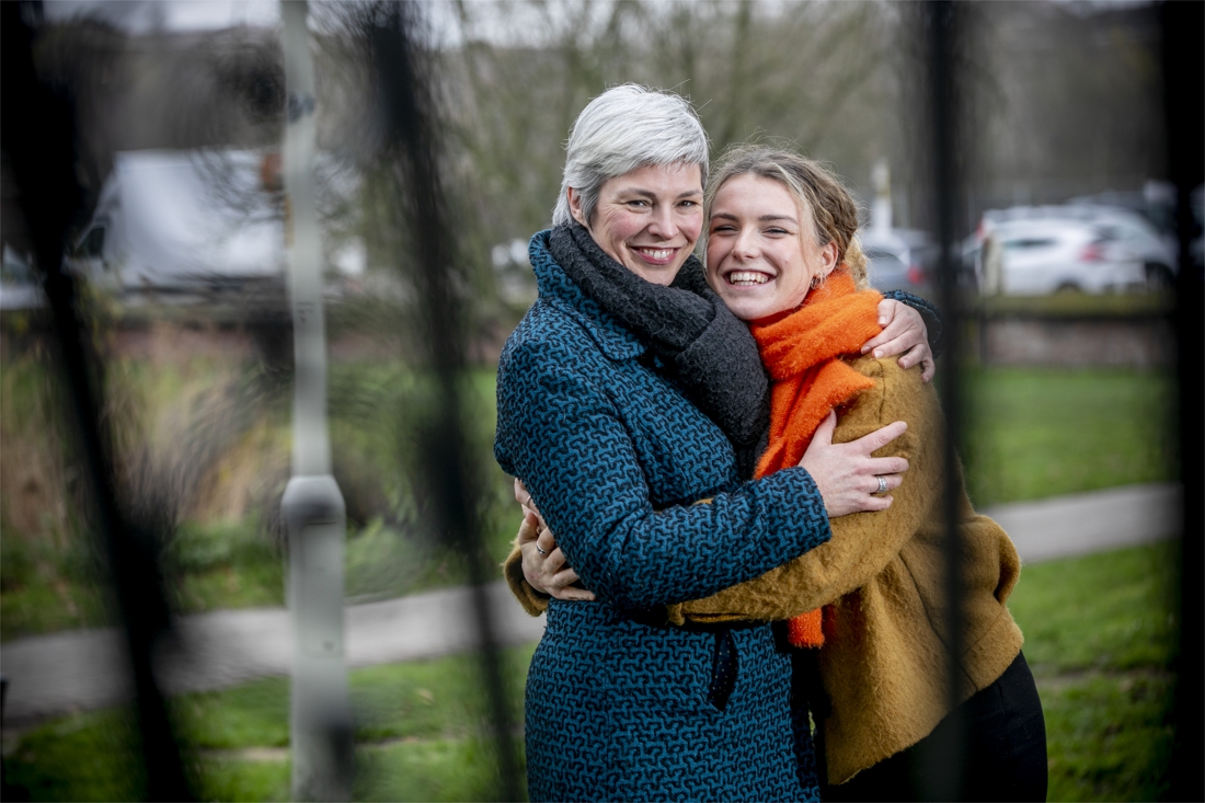 Moeder en dochter: actrice Machteld Timmermans en Ketnetwrapster Gloria ...