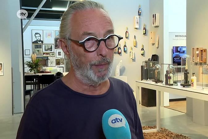 Kunstenaars openen expo ‘Debottled’ met artistieke flessen: “Wandeling ...