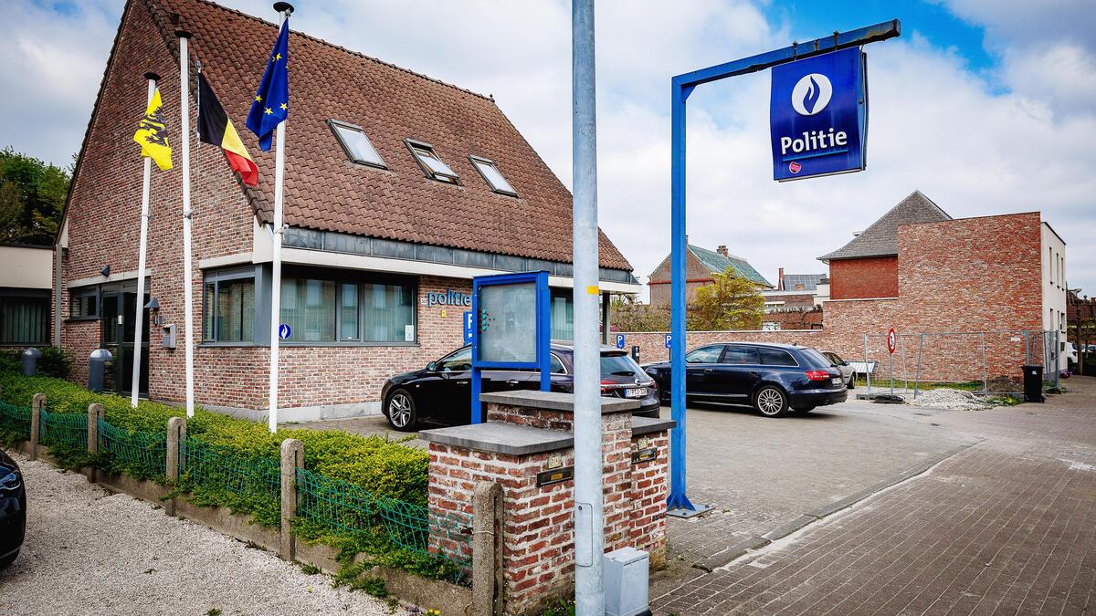 Voormalige politieman schuldig aan seksueel grensoverschrijdend gedrag ...