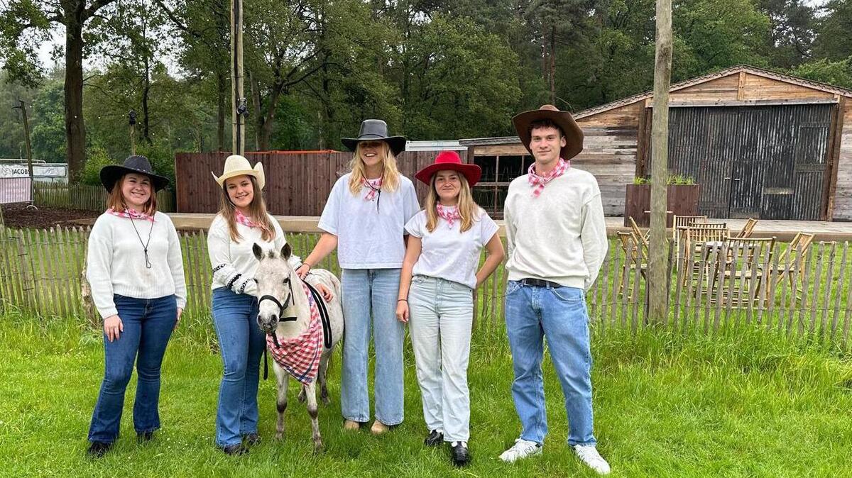 Studenten organiseren western-familiedag in Bar Basil: “Wilde Westen ...