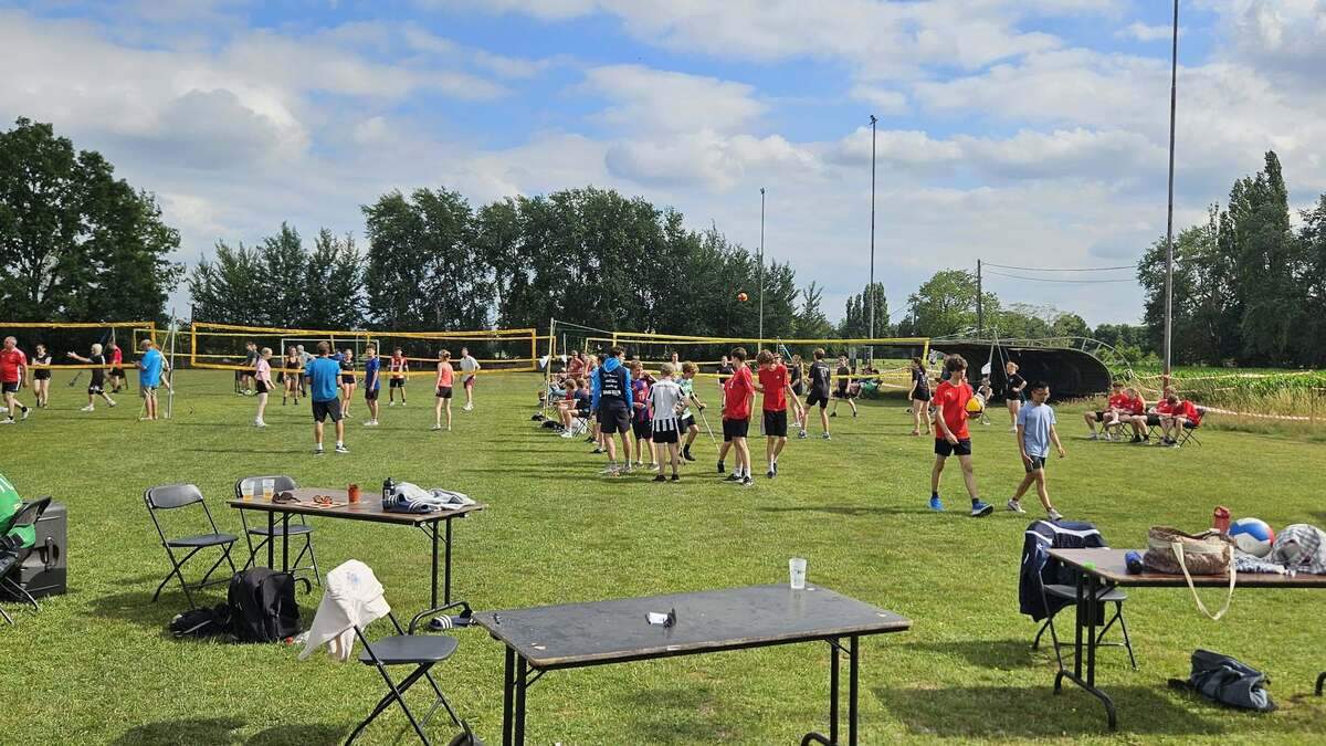 Volleybalclub De Schuur annuleert toernooi: “Onverantwoord om intensief ...