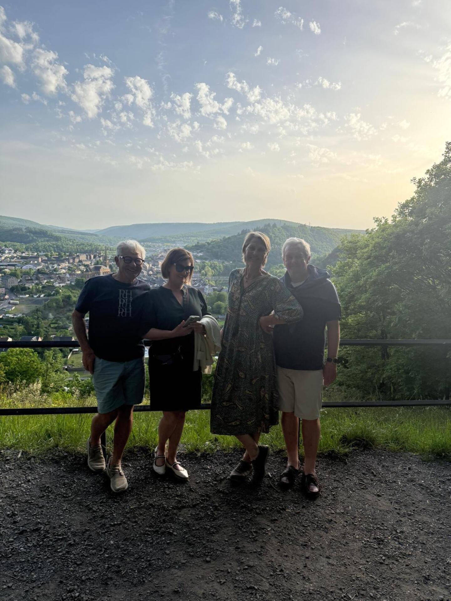 85-jarige Fonny fietst met vrienden van Spanje naar Brasschaat: “Ze ...