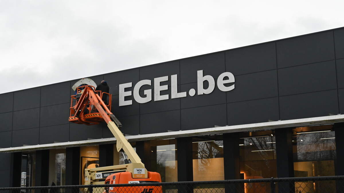 Letters RG Tegels van gevel gehaald, bedrijf gaat verder als UTB | GVA