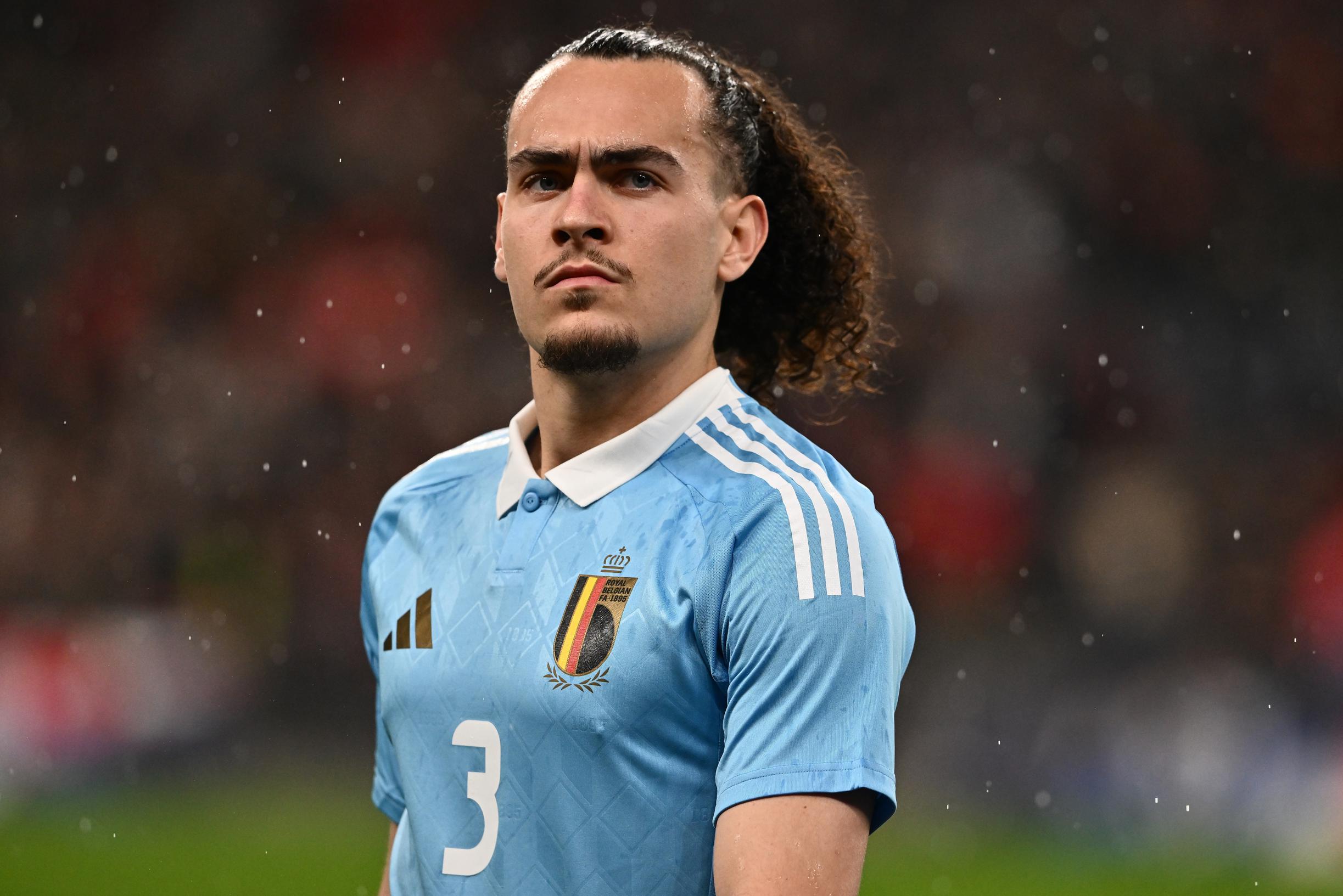 Opnieuw kopzorgen voor Domenico Tedesco? Arthur Theate valt uit met ...