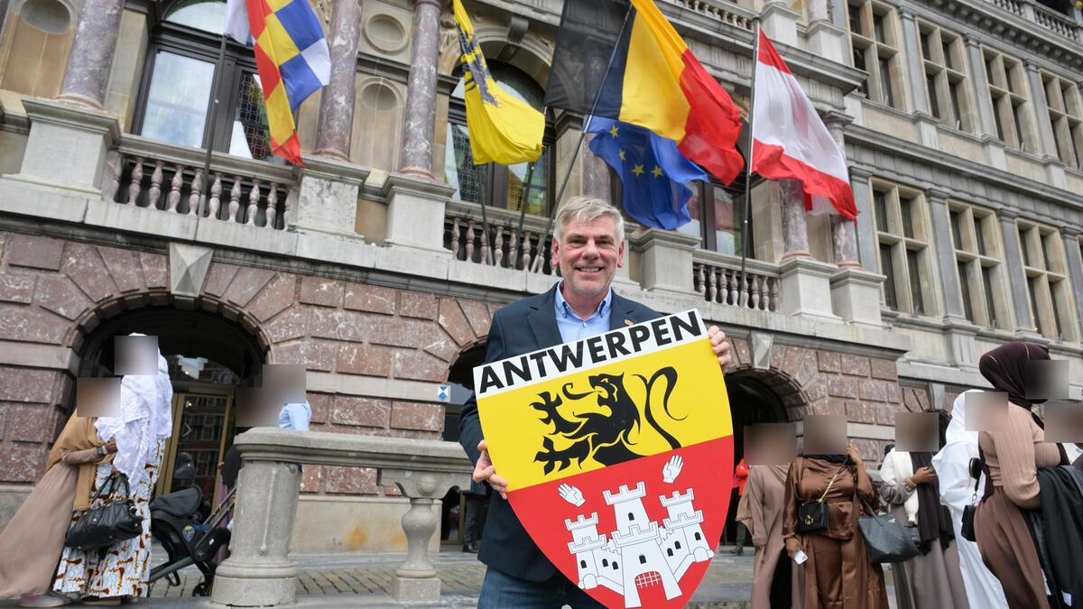 Vlaams Belang trekt met Filip Dewinter als lijsttrekker naar ...